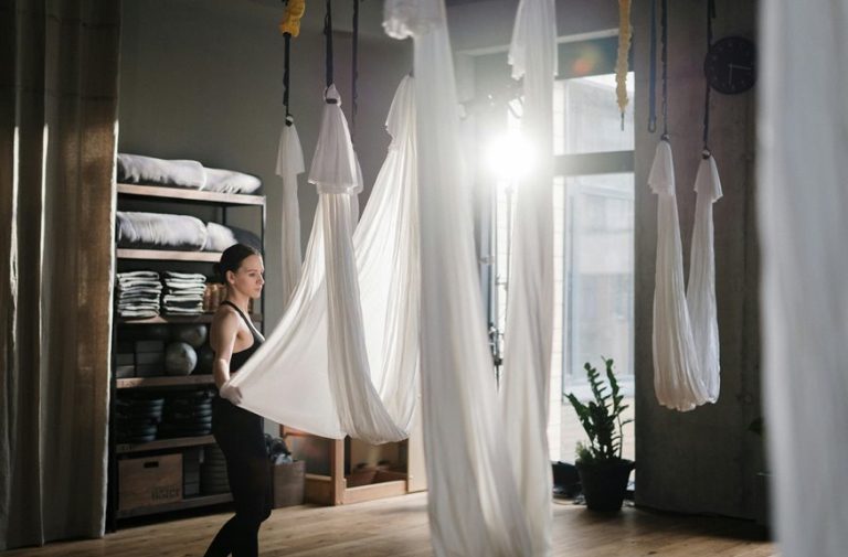 What's the Best Way to Air Out Smelly Fabrics? - Knowing Fabric