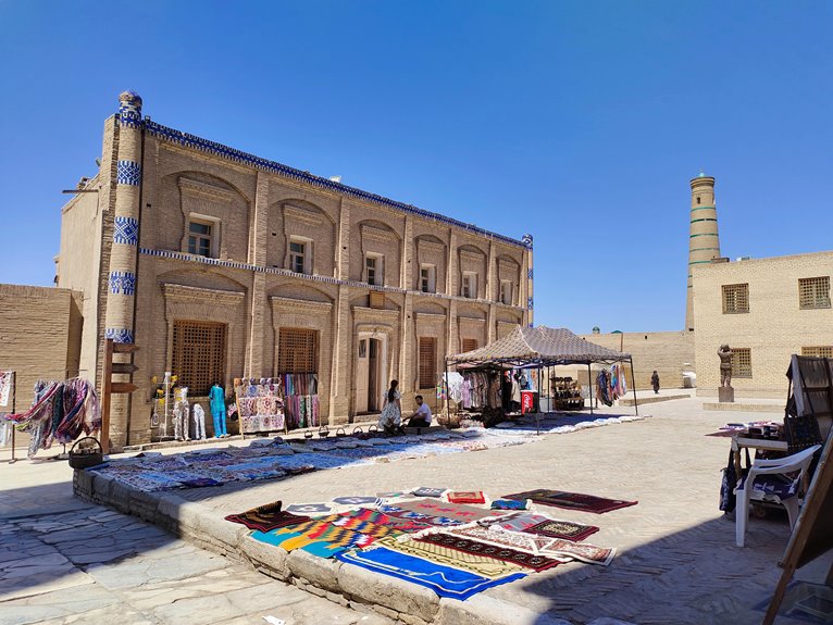 A Deep Dive Into Uzbek Adras Ikat Fabric - Knowing Fabric