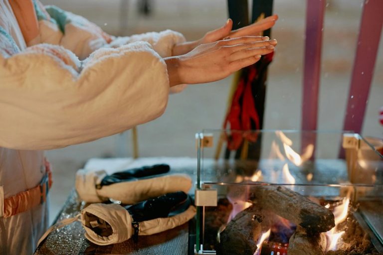 Exploring Wool's Natural Ability to Regulate Temperature - Knowing Fabric